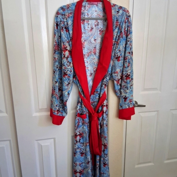 Fernando Sanchez | Intimates & Sleepwear | Fernando Sanchez Floral Robe ...